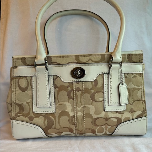 Coach | Bags | Coach Tan And Cream Shoulder Bag Zipper Top And Latch ...